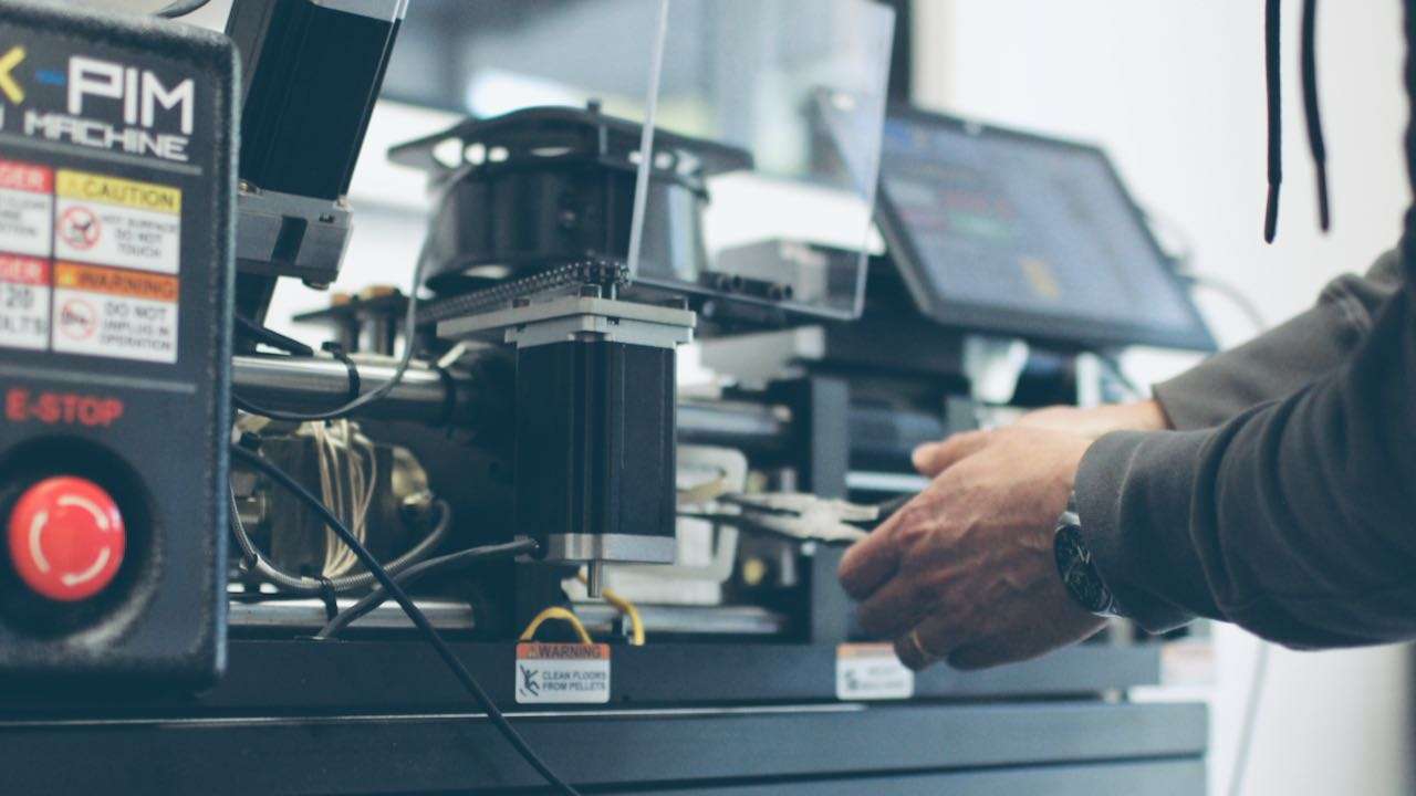 APSX-PIM Injection Molding Machine